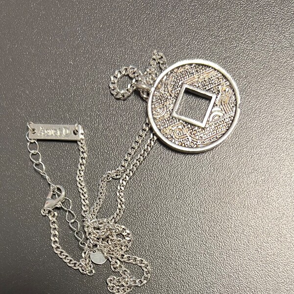 BTS Layover V Keychain - Yeontan | BTS Keychain - Bts Keychain Charm ...