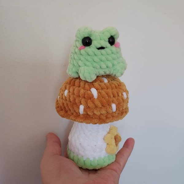 Tilda Toadstool Crochet Pattern: Low Sew Popping Frog (PDF Download) - Etsy