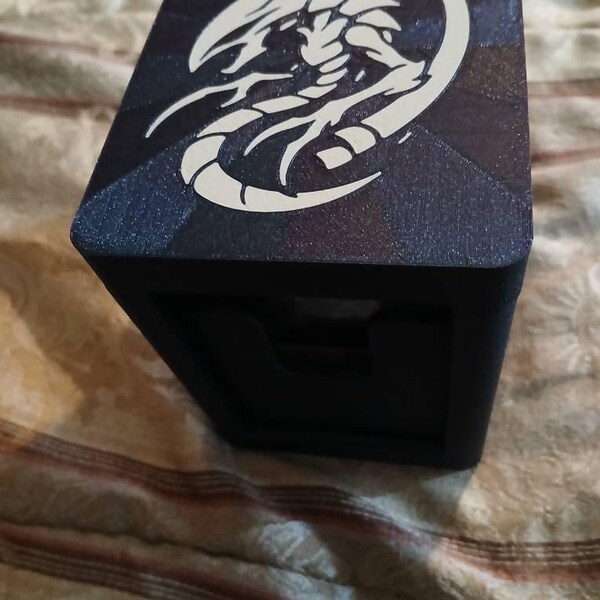 Sliver / Eldrazi Themed Commander Deckbox With Toploader for MTG (magic ...