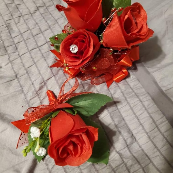 New Artificial Red Rose Bud Corsage, Red Rose Mother's Corsage, Red ...