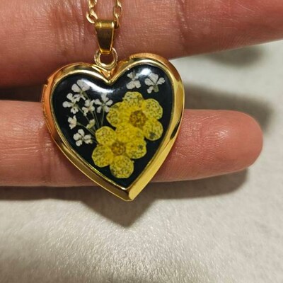 Handmade Pressed Flower Small Oval Locket Necklace Gold Silver Tone ...