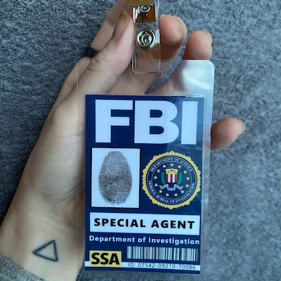 Law & Order SVU Dominick Carisi Jr Detective Badge Cosplay - Etsy