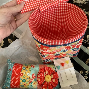 Thread Catcher With Detachable Pincushion, Sew in Style, Scrap Catcher ...