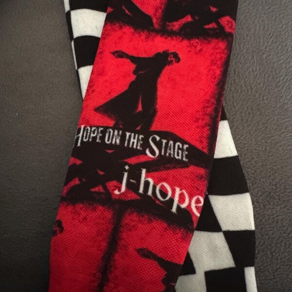J-hope HOTS Hope on the Stage Light Scarf, B&w Checkered, Concert Tour ...