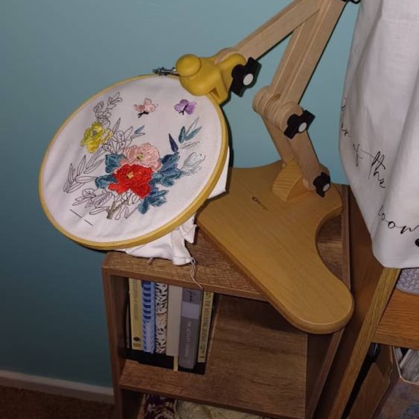 Nurge Adjustable Embroidery Seat Stand, High Quality Wood Seat Stand ...