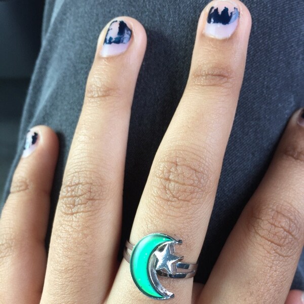 90s Crescent Moon Mood Ring - Etsy