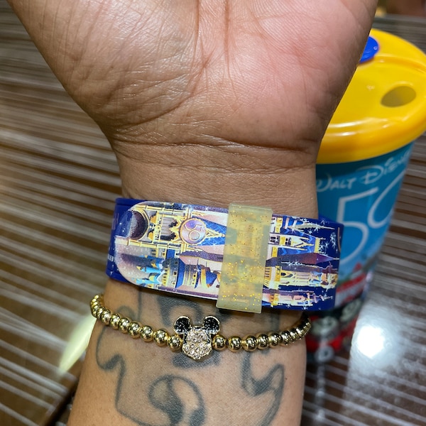 Adult Magic Band Locks for Disney Magicband 2.0 | Magic Band 2.0 Holder ...