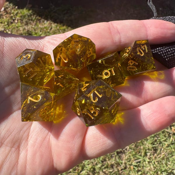 Massy Rock Moss, Real Moss, Green Polyhedral Sharp Edge Dnd Gem Dice ...