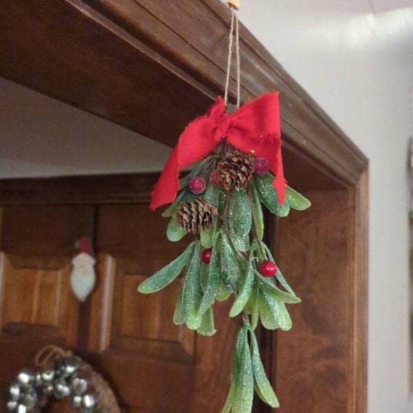 Rustic Christmas Mistletoe / Mistletoe, Christmas Party Decorations ...