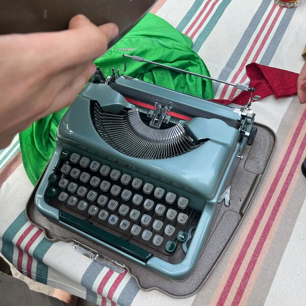 Imperial Litton 201 Typewriter in Teal and Cream. Original Case and New ...
