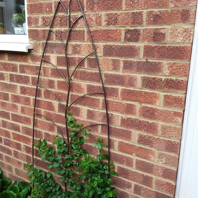 Obelisks, Large Metal Garden Obelisk With Twist Top, Rustic Plant ...