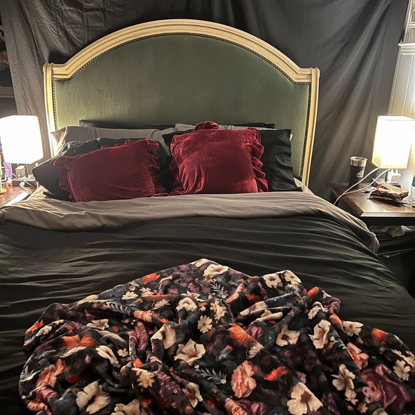 Gloomy, Moody Floral Seamless Flower Pattern, Digital Pattern, Repeat ...