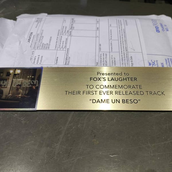 Bench Memorial Plaques in Gold and Silver - Engraved Personalised ...