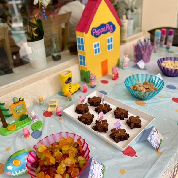Peppa Pig House | Prop | Peppa Pig | Birthday | Decorations by Suly ...