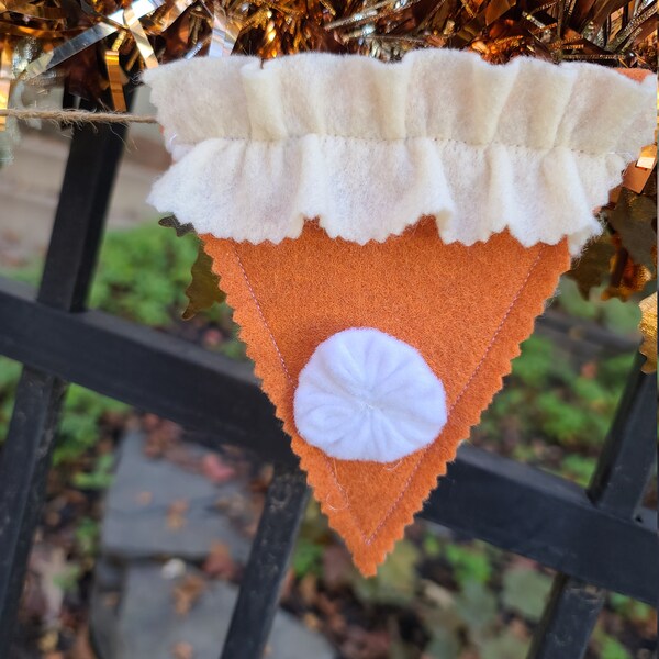 Felt Pumpkin Pie Garland: Thanksgiving Fall Decor, Felt Pies With Whip ...