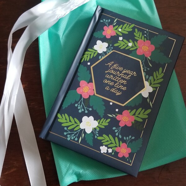 Five Year Journal Written One Line A Day - Diary to Record Your Most ...