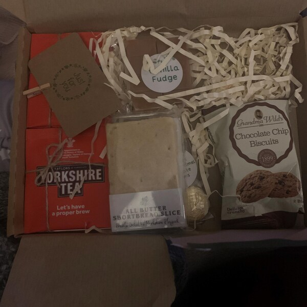 Yorkshire Tea Gift Hamper | Tea Gift | Afternoon Tea | Biscuits | Treat ...