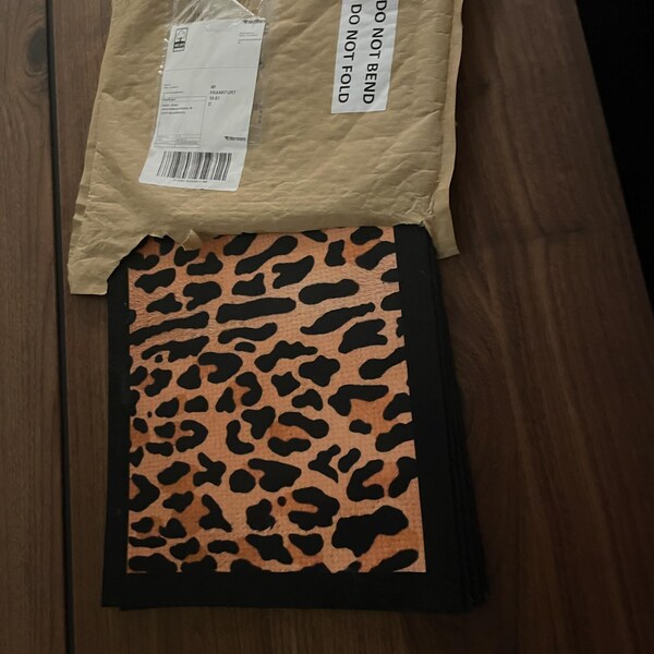 Faux Silver Grey Alligator Crocodile Wedge Placemat for Round Tables ...