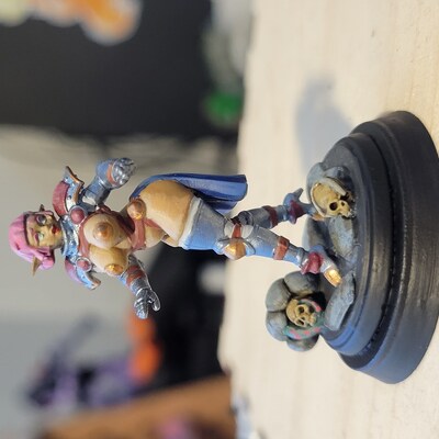 Riz the Impractical Armor Elf / Tabletop Model / Miniature Figurine ...