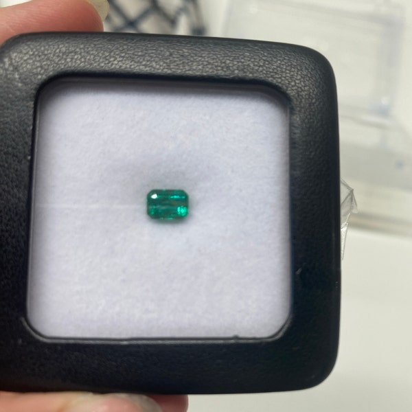 Natural Emerald , 23.45 Carats ,royal Green Emerald , 19.5x12.50 MM ...
