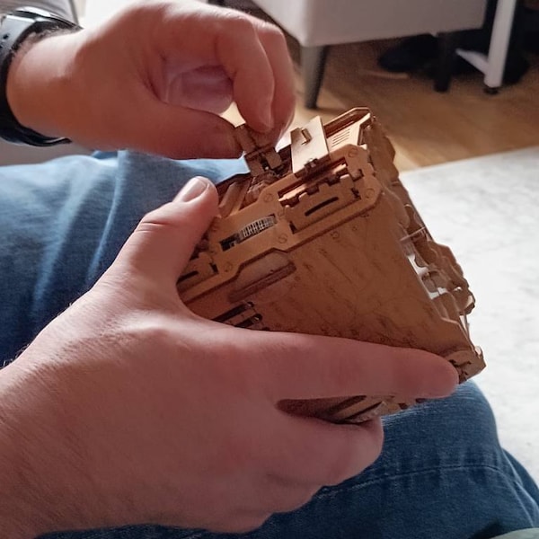 Cluebox - Sherlock's Camera Puzzle Box - Fun Multi Step Challenging ...