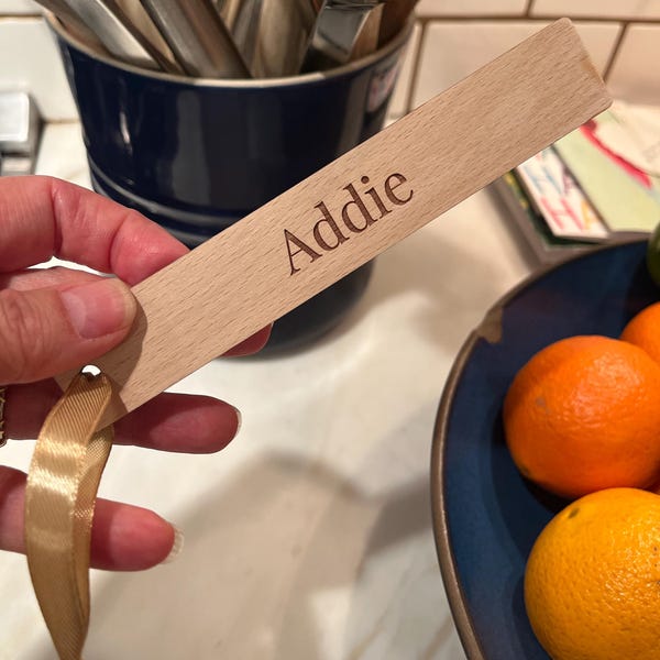 Bookmark Place Cards Double up as Wedding Favors - Personalized Wooden ...
