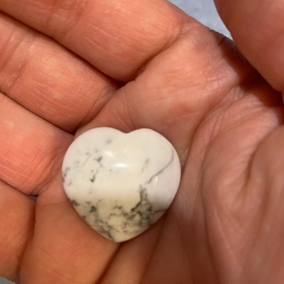 Howlite Heart Crystal Heart Gemstone - Etsy