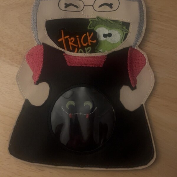 Old Lady Who Swallowed a Fly Puppets - Lady Plus 9, or 18 Finger Puppet ...