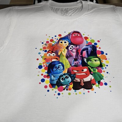 Inside Out 2 png, camisa de adentro hacia afuera, pegatina Cricut de ...