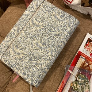 Blue Strawberry Thief Book Sleeve With Closure and Front - Etsy