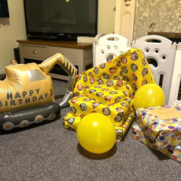 DIY Large Ice Cream Truck Balloon Sculpture, Too Sweet Balloon Stack ...