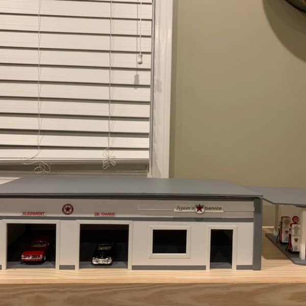 Handmade 1/24 1/25 Scale MDF Diorama: Semi Truck & Car Garage Model - Etsy