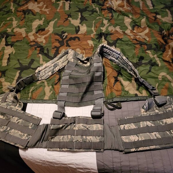 US Military ACU/ABU Pants. Various Sizes and Pattern. Please Note the ...