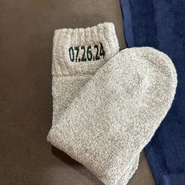1 Pair Ladies Women's Embroidered Monogrammed Wool Crew Socks: Tweed ...