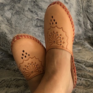 Women's Leather Mountaineer Slippers, Openwork, Natural, Highlander ...