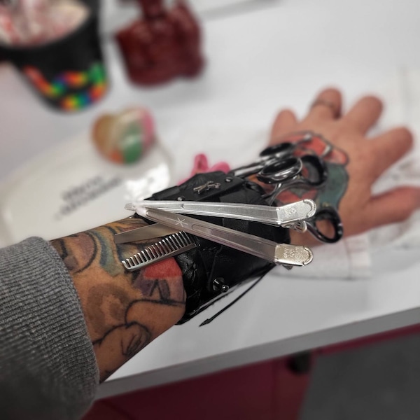Magnetic Gauntlet // Shear Holster // Leather Bracer // Cosplay - Etsy