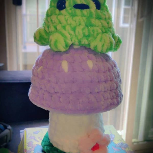LOW SEW Popping Frog Crochet Pattern, Tilda Toadstool, Frog Pattern ...
