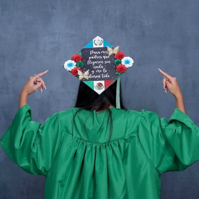 Red Flower Roses Graduation Topper, White Background Grad Cap, Mexico ...