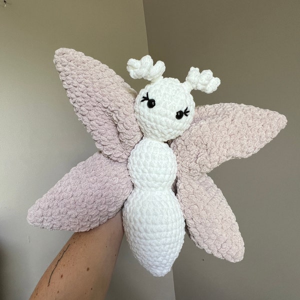 Crochet Leo the Bee PATTERN | Amigurumi Plushie | Crochet Snuggler ...