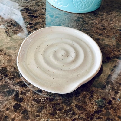 Speckled White Ceramic Spoon Rest Modern Ceramic Spoon Rests Neutral ...