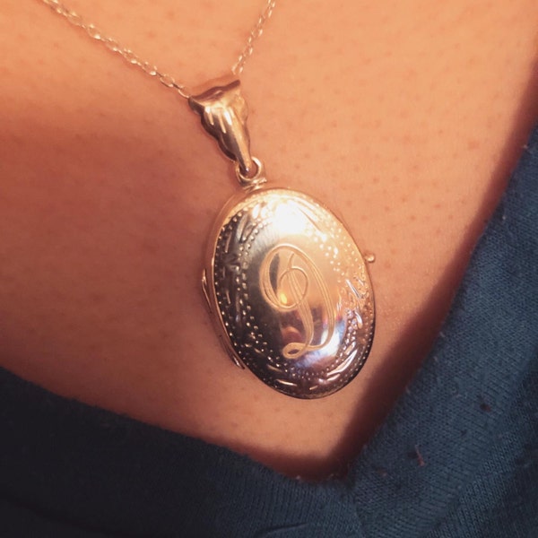 Engraved Sterling Silver Locket With Photo,patterned Border,custom ...