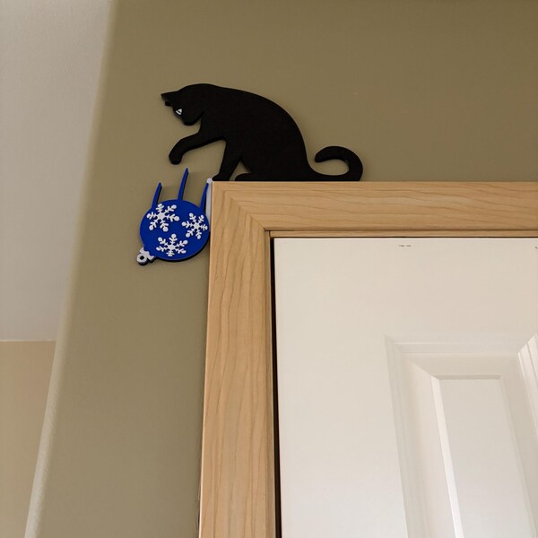 Cute Christmas Cat Door Topper | Funny Cat Knocking Christmas ...