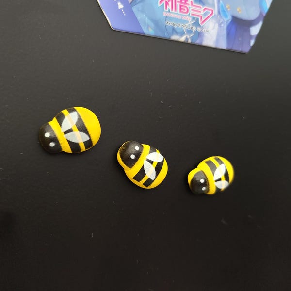 Bumble Bee / Honey Bee Fridge Magnet Set of 4 With Gift Box. Teachers ...