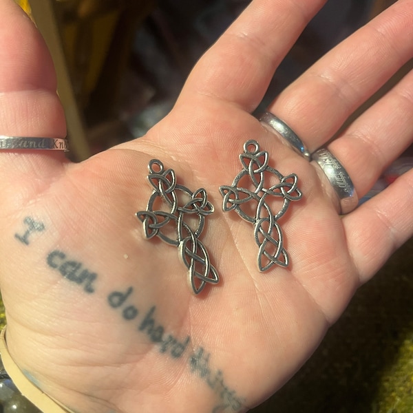 Irish Celtic Cross Pendant With Trinity Knot Symbol of Holy Trinity ...