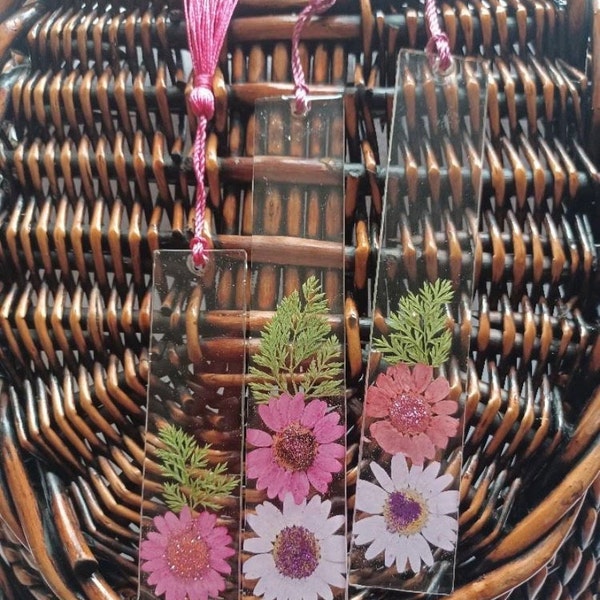Desktop Clock| Pressed Flowers Preserved Clock| Epoxy Resin Night Lamp ...