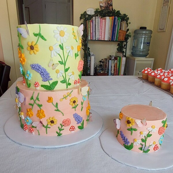 Green Blue and Teal Edible Mermaid Scale Cake Decorations, 160 1 Wafer ...