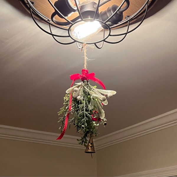 Hanging Mistletoe, Kissing Mistletoe, Mistletoe With Bells, Christmas ...