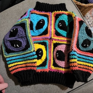 Alien Head Granny Square - Etsy