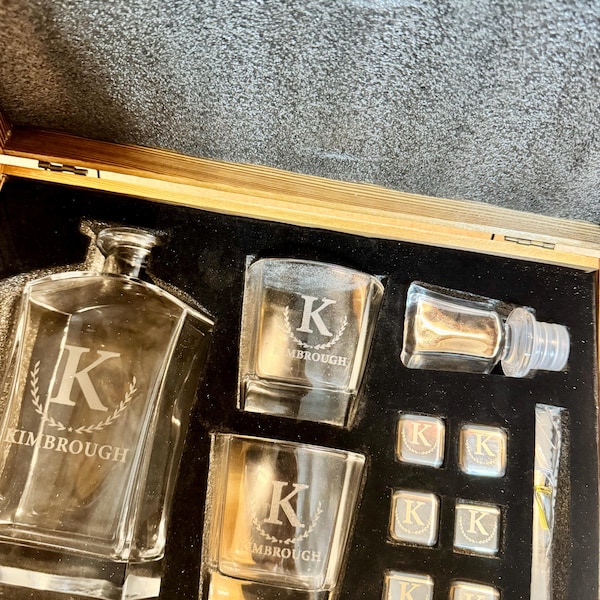 Custom Engraved Monogram Whiskey Decanter Gift Set 23 Oz Liquor/bourbon ...