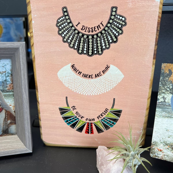 RBG Dissent Collar Wood Art: Ruth Bader Ginsburg Illustration - Etsy